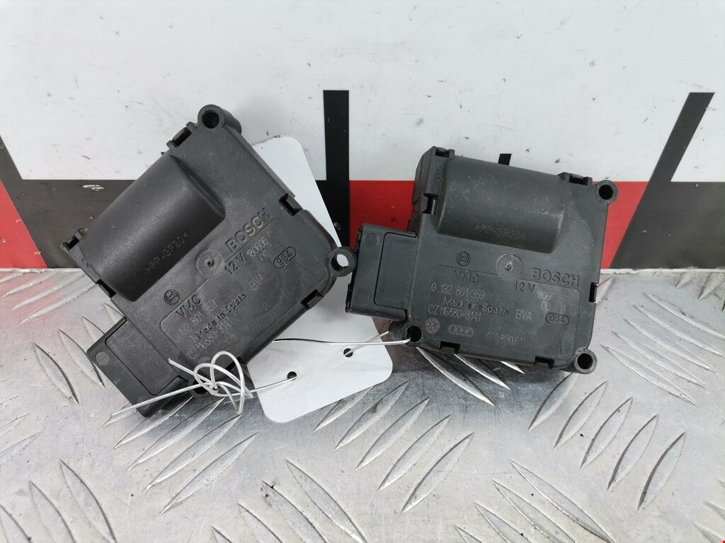 Сервопривод (электропривод моторчик привода) заслонки печки Audi A6 C6 4F0820511A арт. 1801688