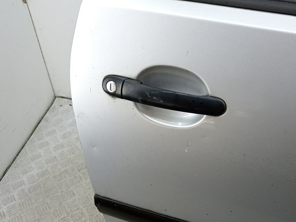 Дверь передняя правая Volkswagen Polo 4 6Q3831056K арт. 1906895