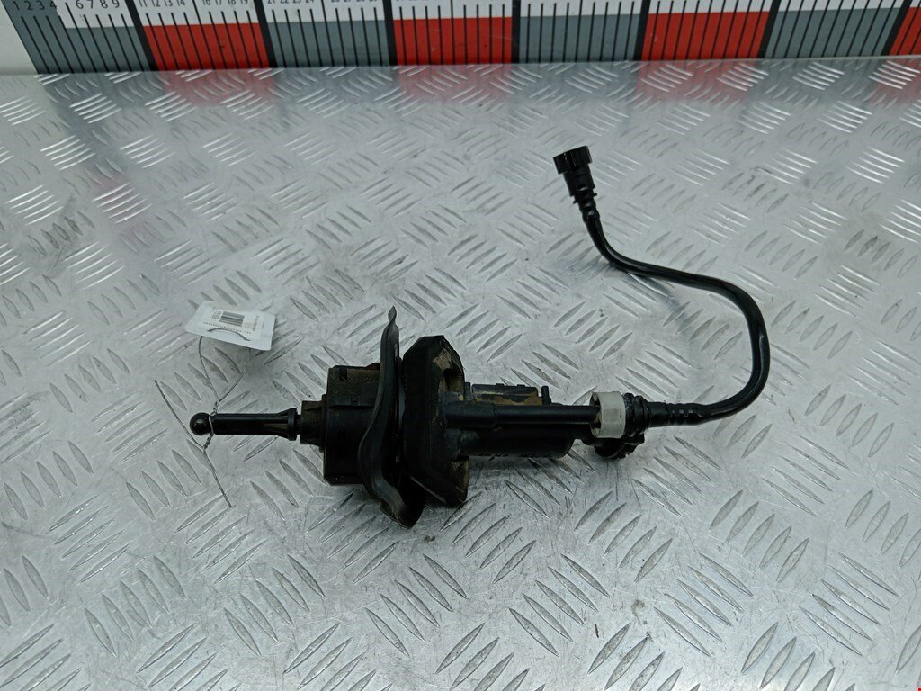 Цилиндр сцепления главный Ford Focus 2 1863550 арт. 1751826