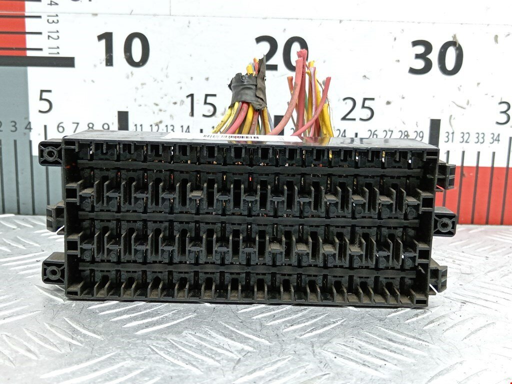 Блок предохранителей Renault Kangoo 1 арт. 1864467