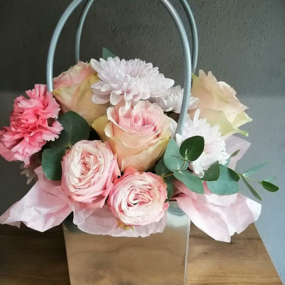 Цветы в коробке