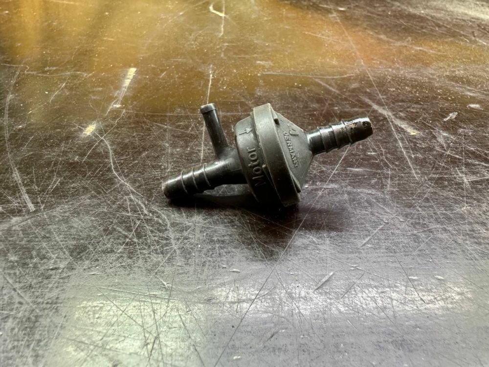 Клапан обратный VAG 1.8T 4594 07C133529A