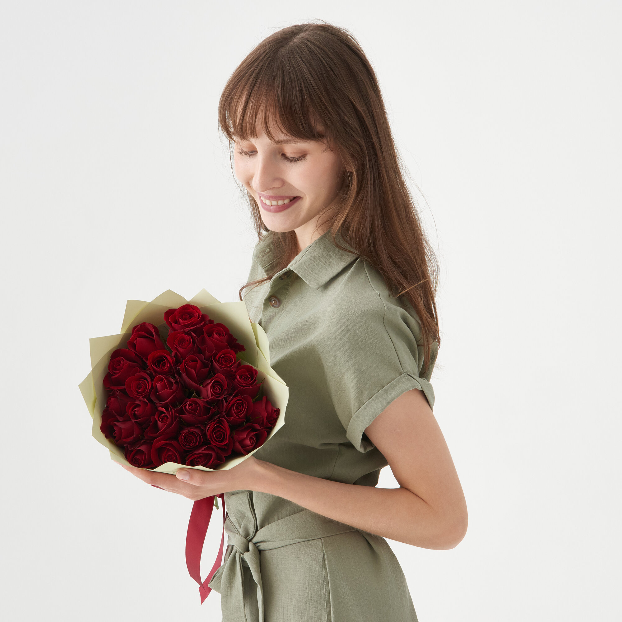 25 красных кенийский роз 40 см, розы с доставкой, цветы с доставкой по Москве