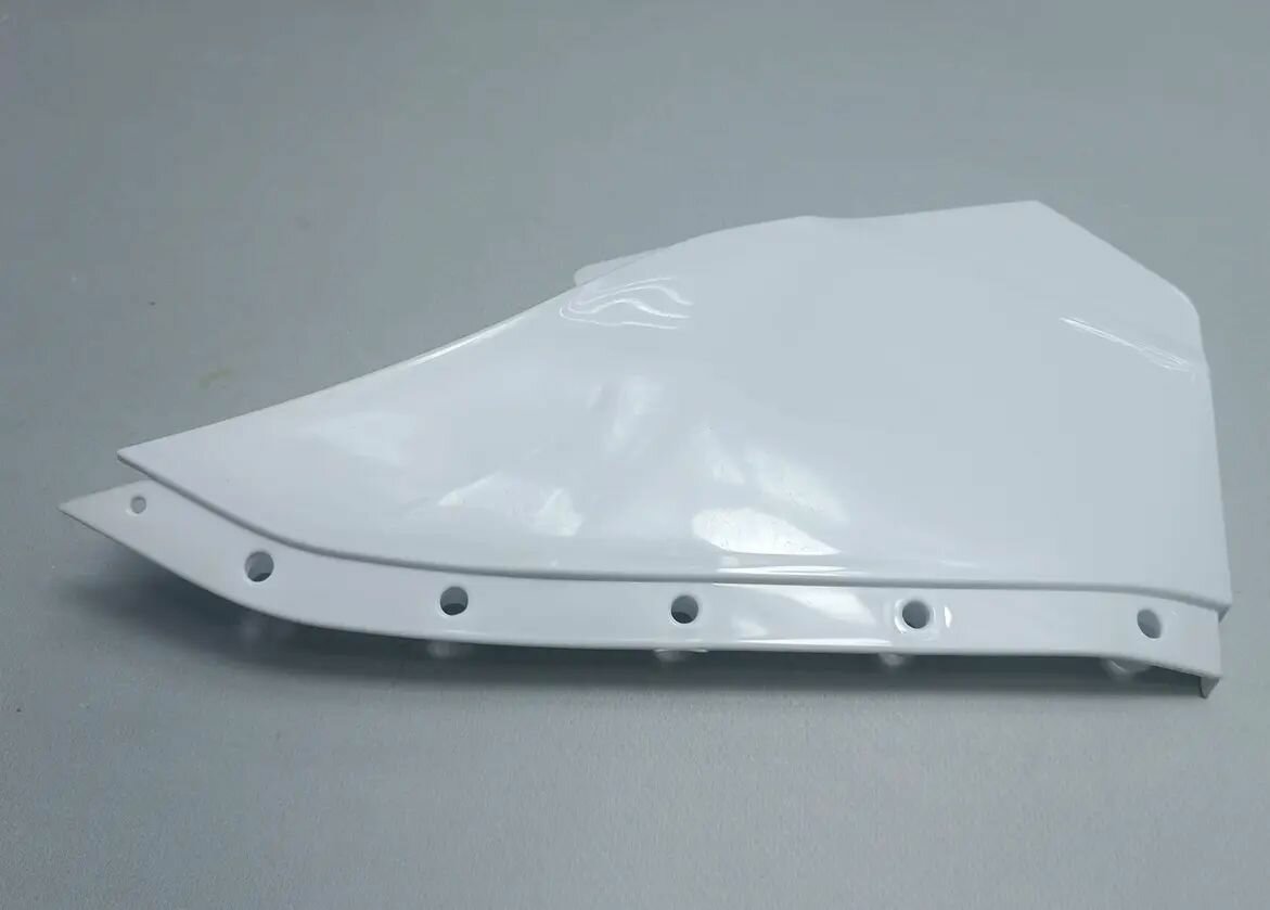 Боковой обтекатель левый центральный нижний KAYO K1