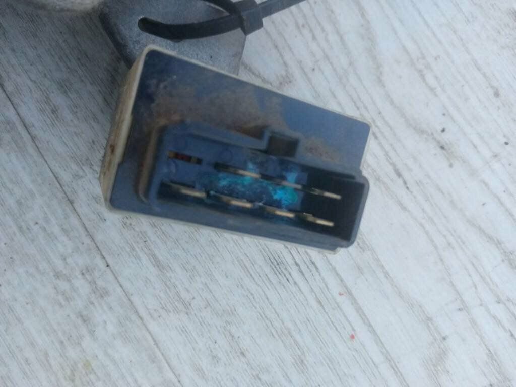 Блок управления центральным замком Mazda MPV рест. 1996 LB8267830A