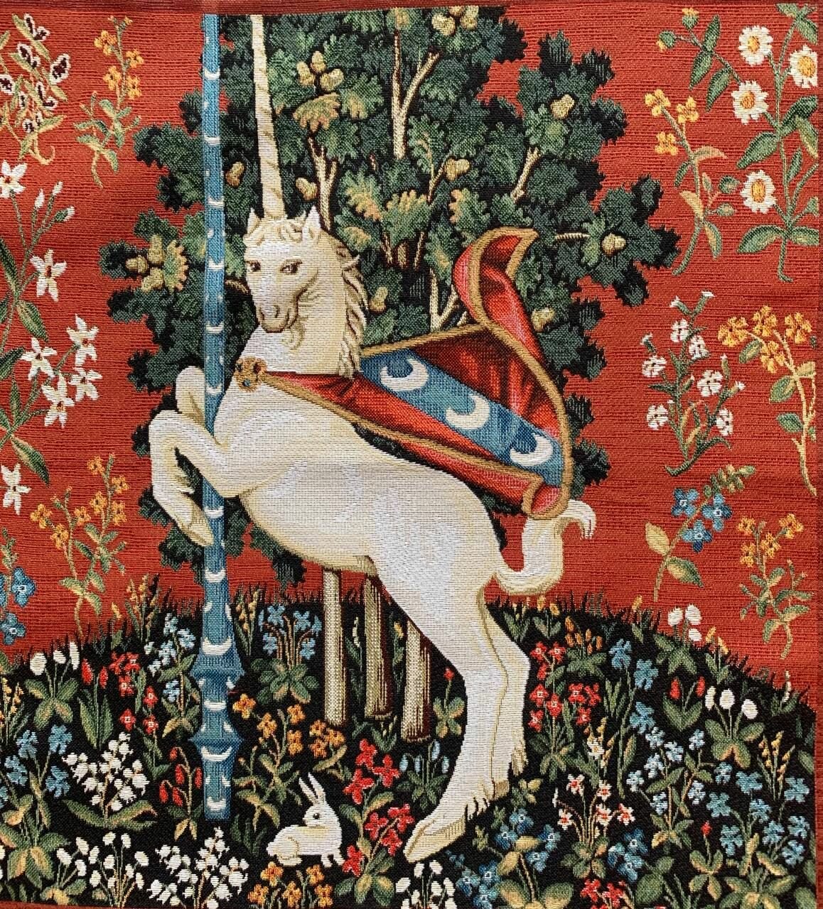 Гобелен, средневековый гобелен без рамы 45х45 см / "Волшебный лес. Единорог" красный
