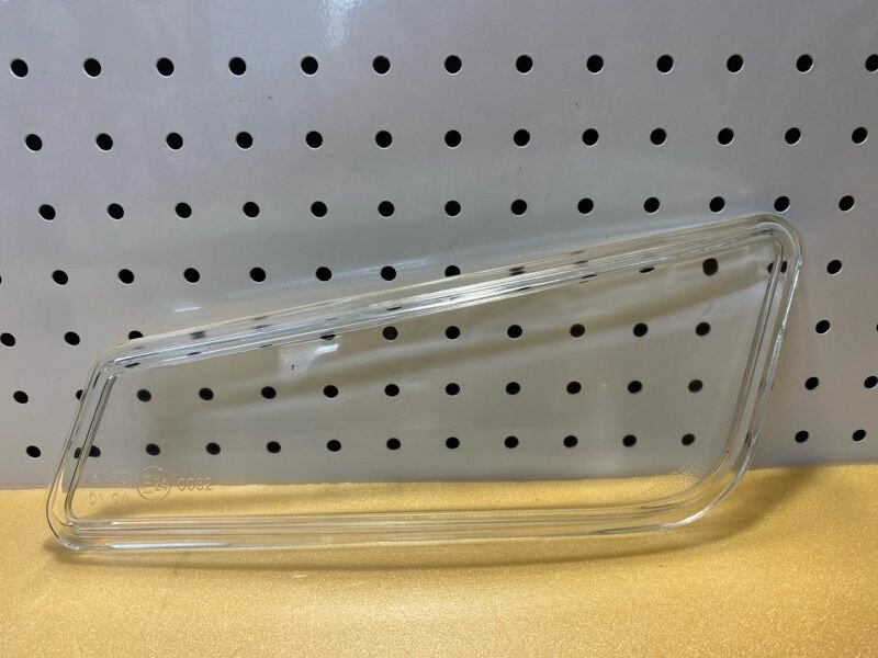 Стекло фары противотуманной левое VOLVO FH13 FH16 FM9 FM13 (вольво)