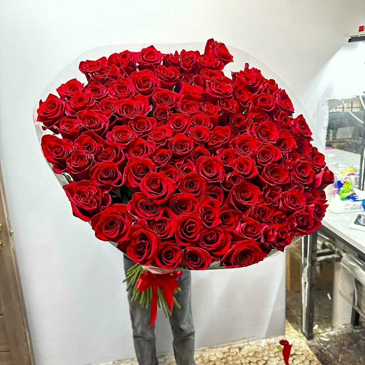 Букет Высокие Розы, 101 шт / Гигантские (Длинные) Розы / Доставка Цветов / 101 роза, 100 см (1 метр), метровые