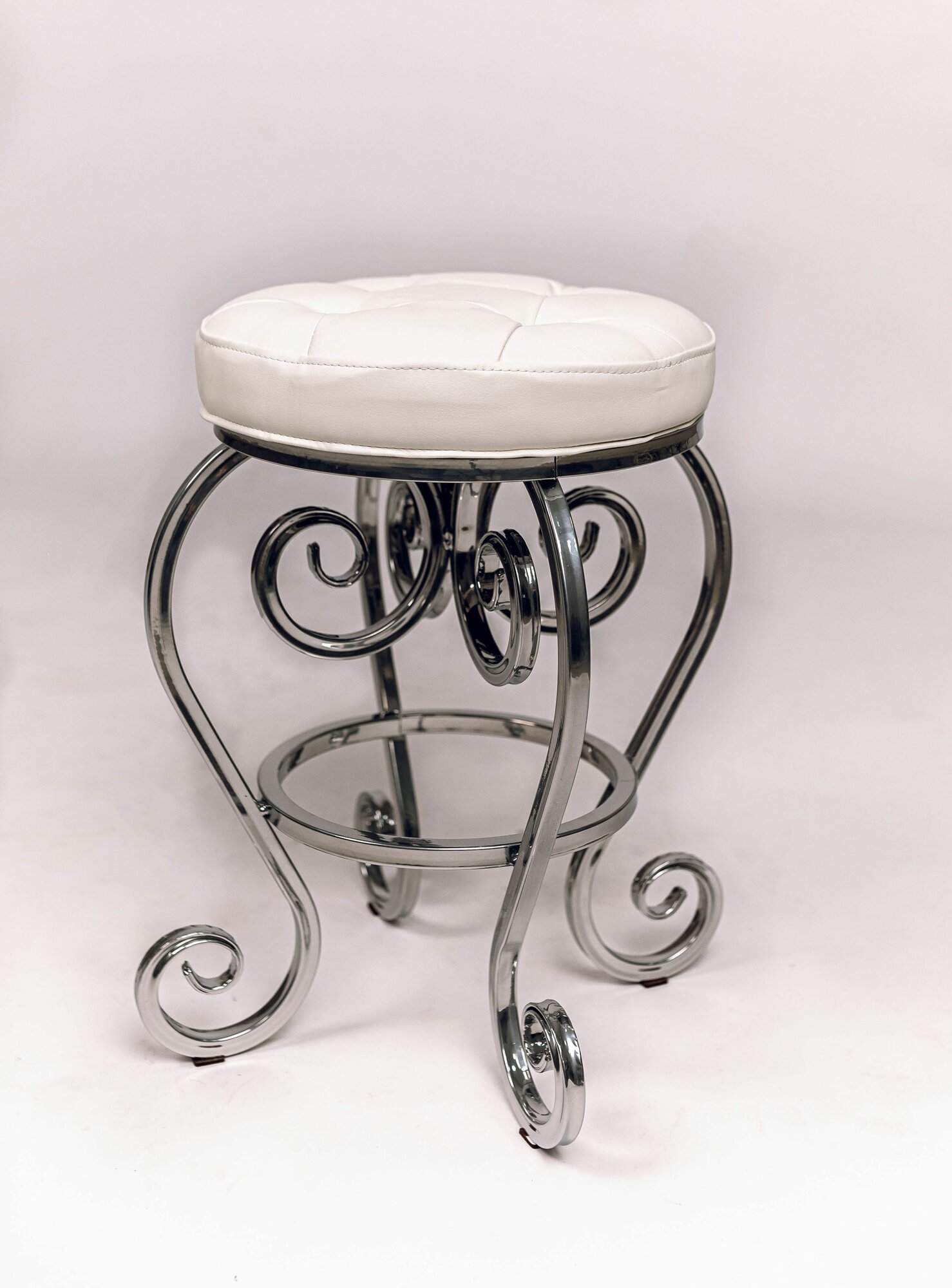 Пуф табурет для кухни гостиной прихожей с мягким сиденьем железный каркас витой, ширина 33 см х высота 49 см, Хром на белом , 1 шт