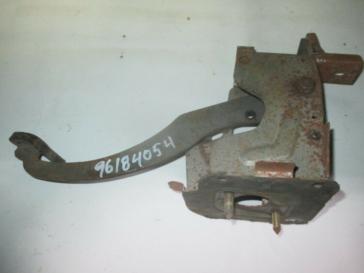 Педаль сцепления в сборе 96184054, 96183919 Шевроле Ланос, Заз Шанс, Дэу Сенс 1.5 литра 8-16 к.