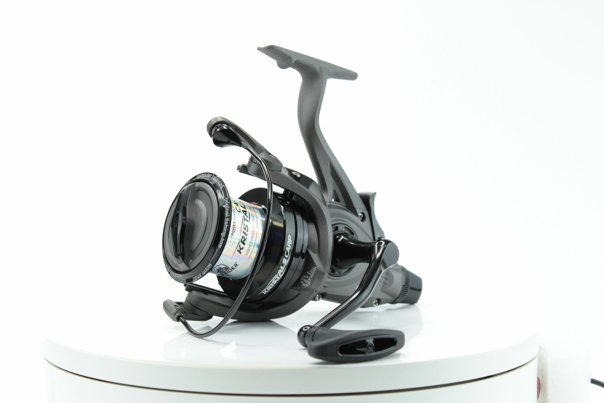 Катушка рыболовная RAIDER KRISTALS CARP FR8500 с байтраннером 6+1подш.(4,9:1)