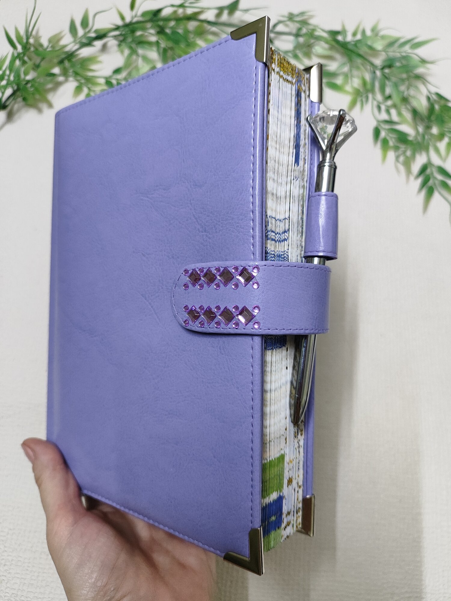 Недатированный ежедневник "Лавандовый бриз", А5, в книжном переплёте, 198 л, обложка из экокожи