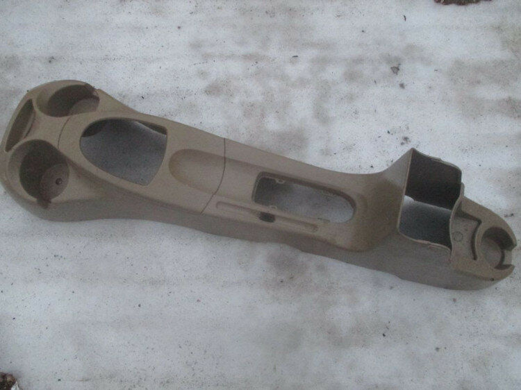 Консоль между сиденьями YS4XA04584BFW 44ZG2475-1 подлокотник Форд Фокус 1 USA S-35