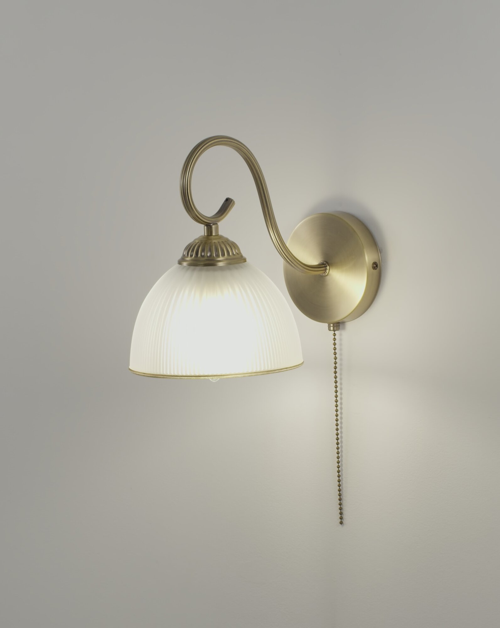 Настенный светильник Бра Moderli V10827-1W Megan золотой