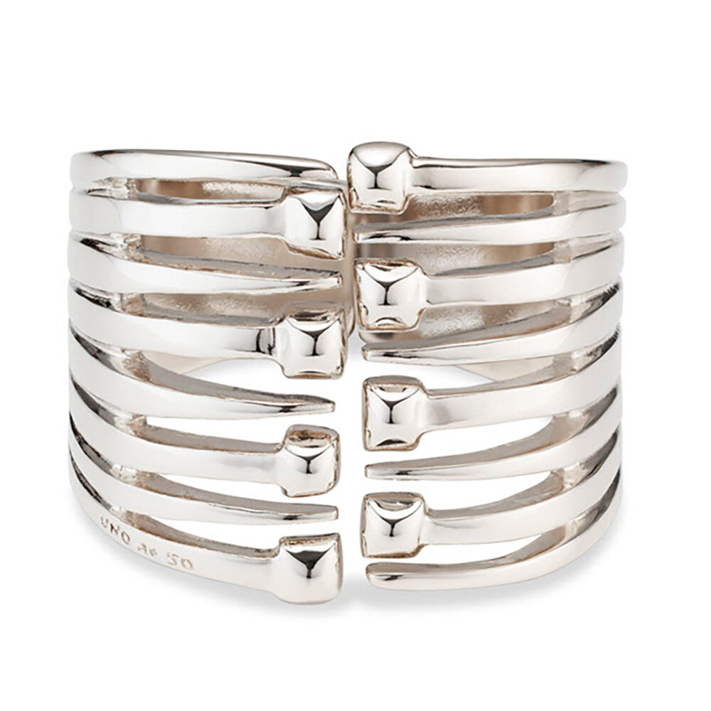 Жесткий браслет