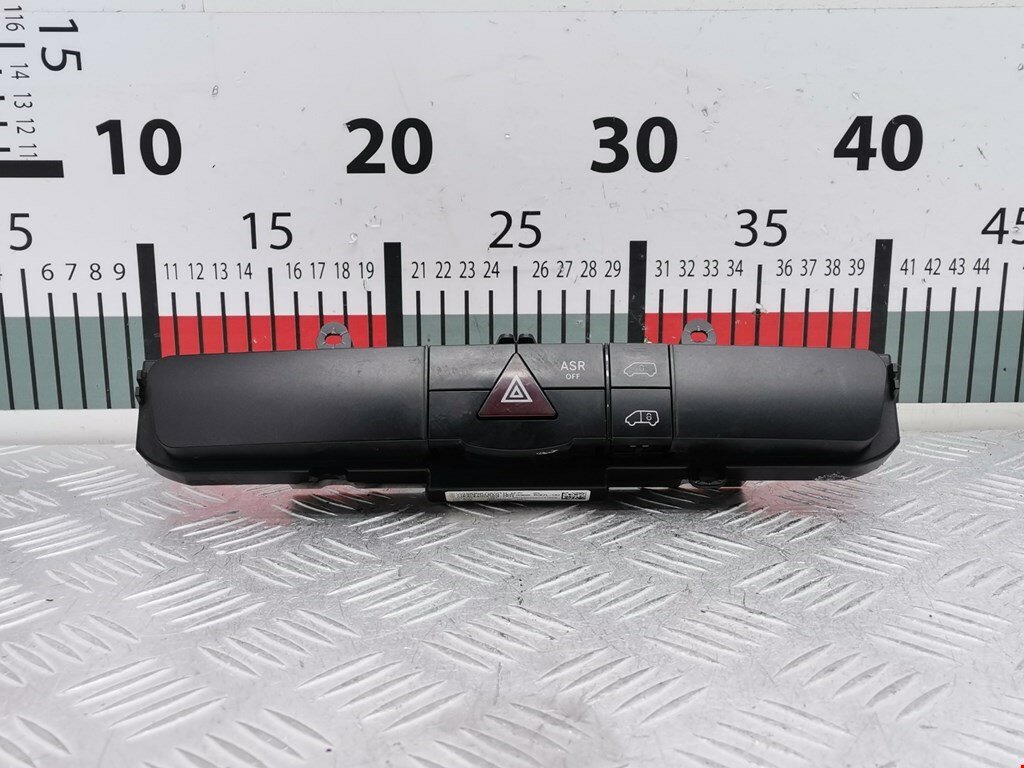 Блок кнопок Volkswagen Crafter 1 A9068701810 арт. 2039499