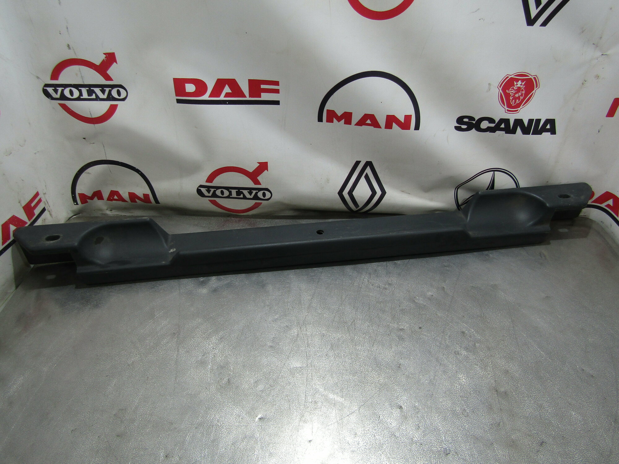 Накладка задней стенки средняя часть MAN TGS, TGM, TGL, TGA