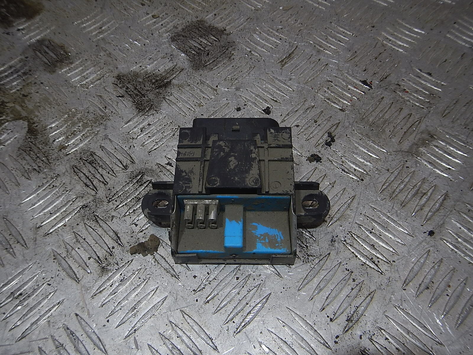 Б/У Блок электронный, Volkswagen (Фольксваген)-MULTIVAN T5 (09-) VOLKSWAGEN MULTIVAN T5 (09-) топливного насоса без видим...