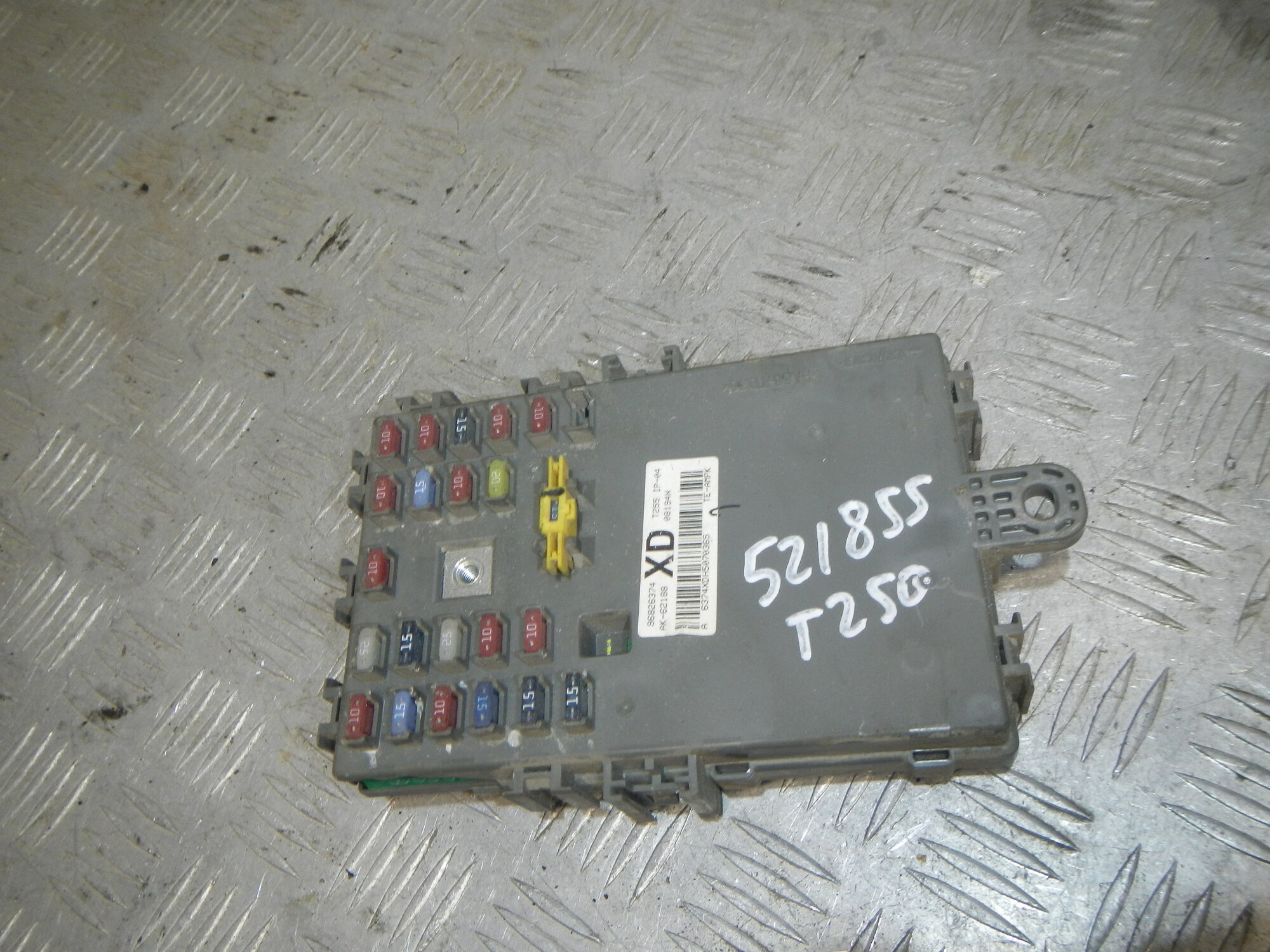 Б/У Блок предохранителей, Chevrolet (Шевроле)-AVEO T250 SDN (05-11) CHEVROLET AVEO T250 SDN (05-11) Нет куска корпуса. 5...