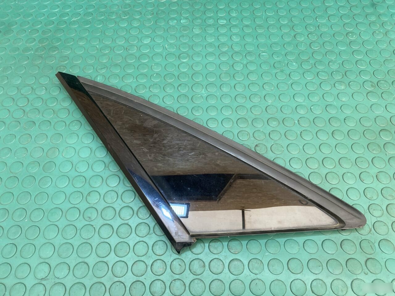 Форточка левая правая audi A8 D4 2010-2017