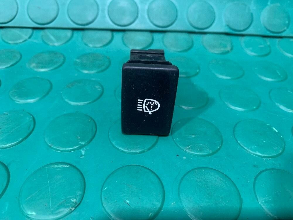 Кнопка омывателя фар Lexus GX J150 (2009—2013) 8415060040