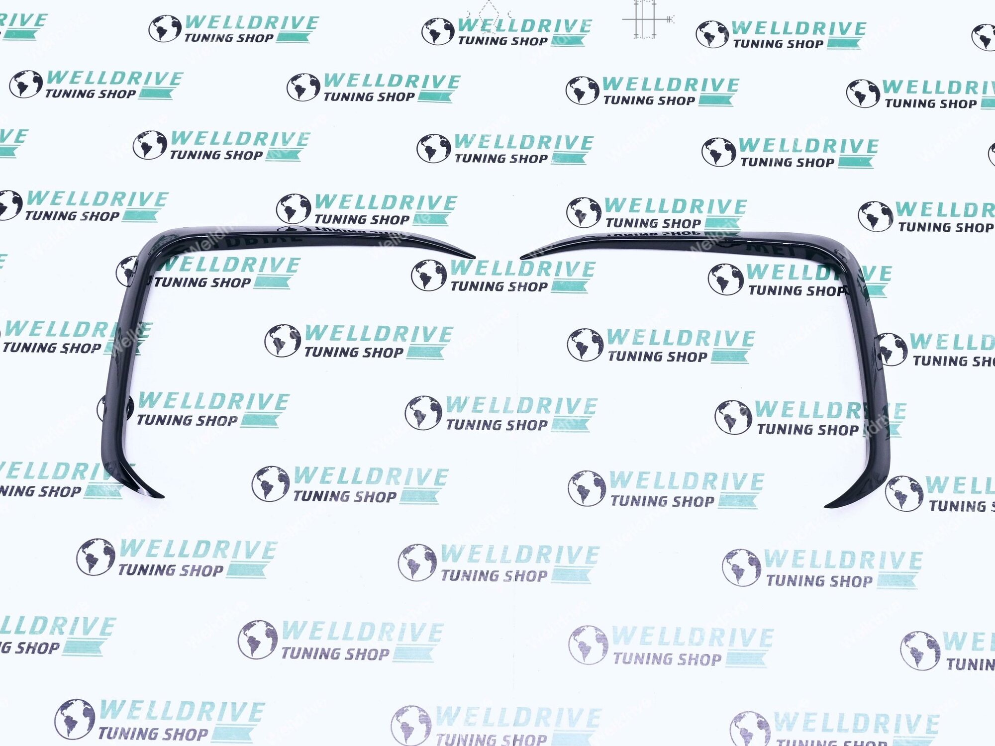 Клыки переднего бампера верхние BMW X6 G06 дорест черный глянец