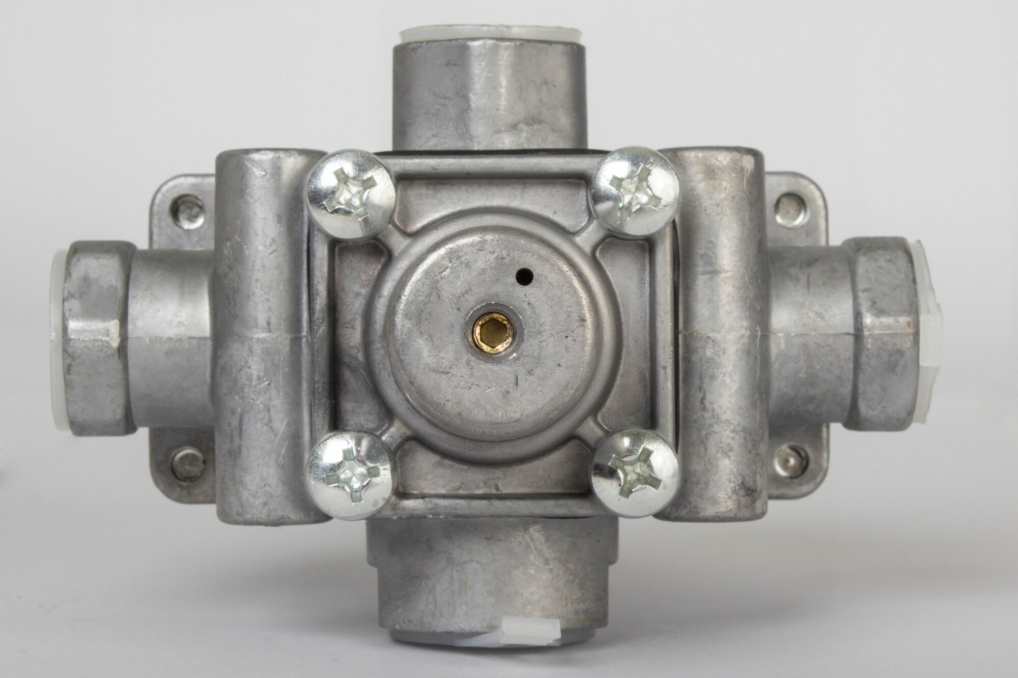 Клапан защитный 3-х контурный зил, камаз 4310, 5320 , маз, урал, лиаз 5256, мзкт-80211