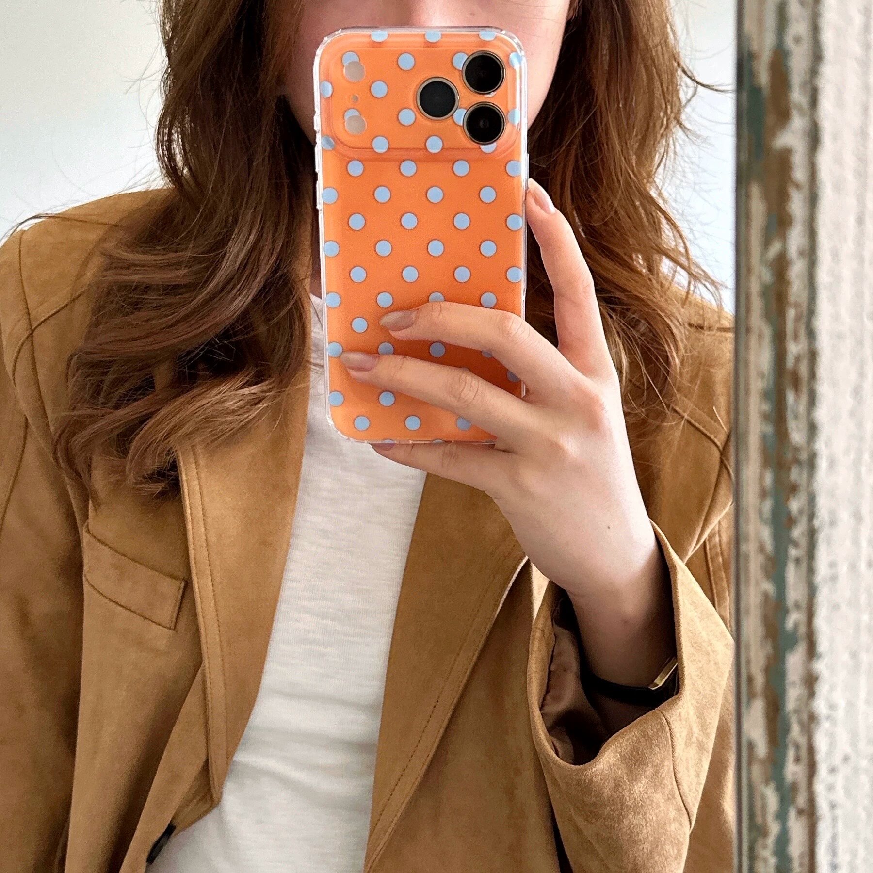 Чехол для iPhone 17 Pro Max с оранжевым и синим цветовым блоком точечного узора