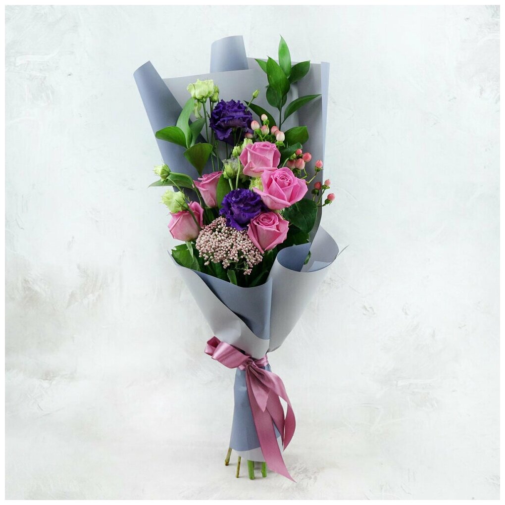 Букет Букет Маркет "Ассорти", из роз, озотамнуса, лизиантуса, высота 55 см