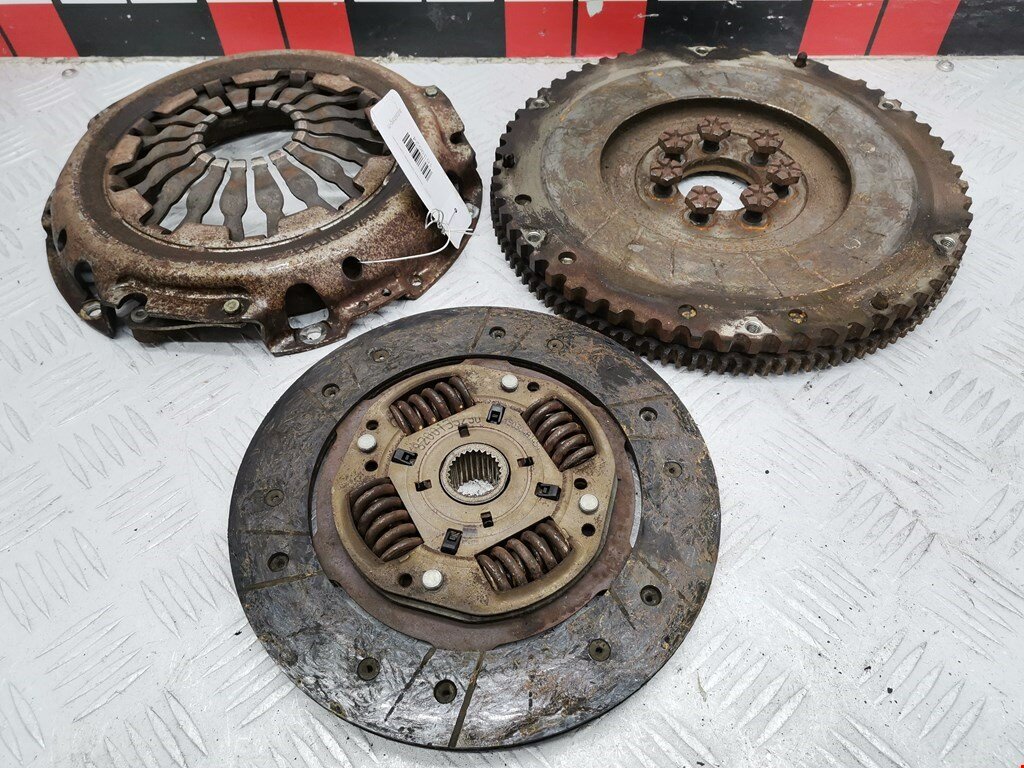 Маховик (демпфер сцепления) Renault Clio 3 8200735159 арт. 1639024