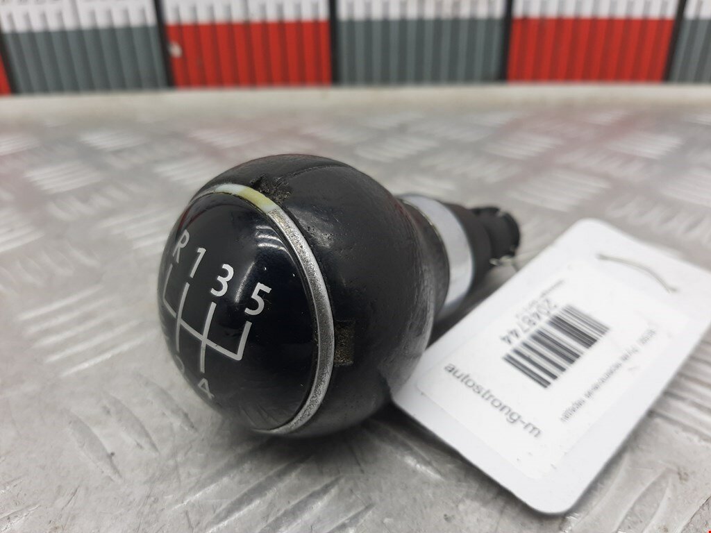Ручка переключения передач Volkswagen Golf 5 арт. 2048744