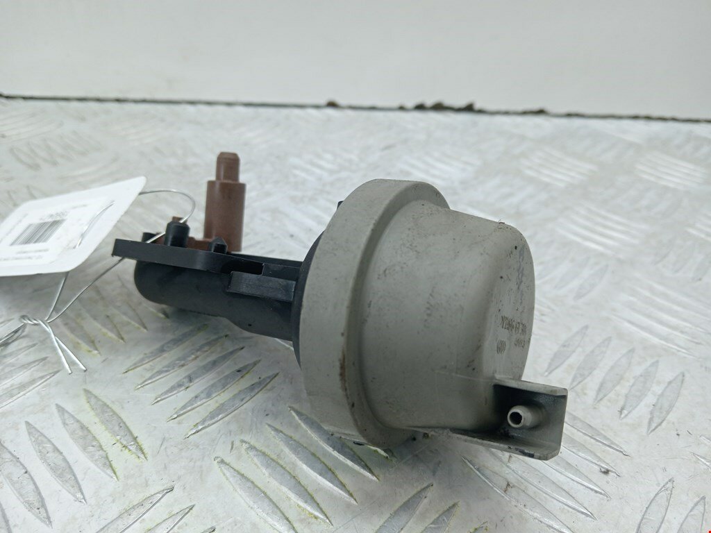 Сервопривод (электропривод моторчик привода) заслонок впускного коллектора Ford C-MAX 1 арт. 1990471