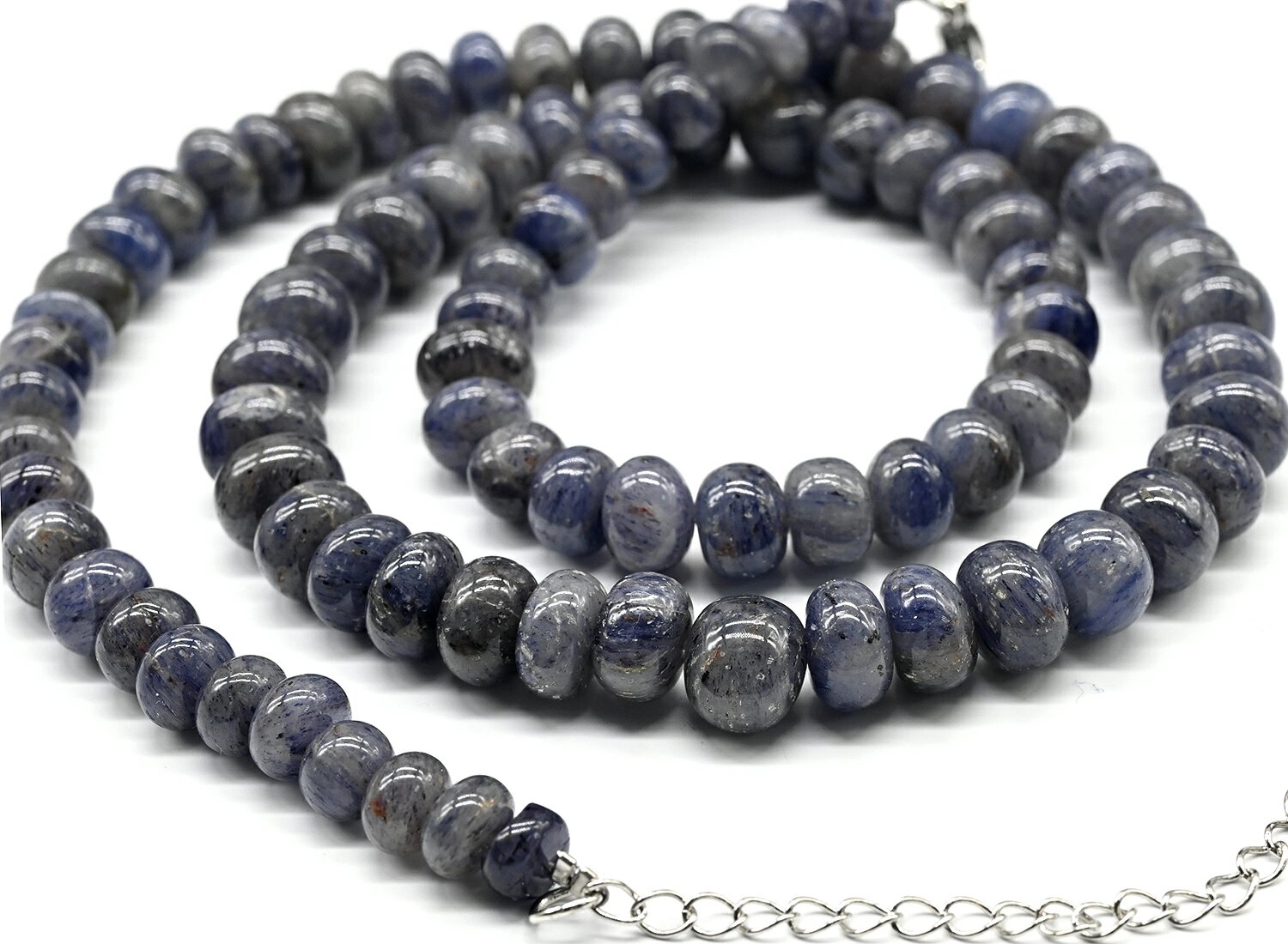 Бусы, иолит