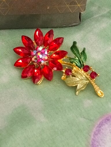 Брошь, хрусталь