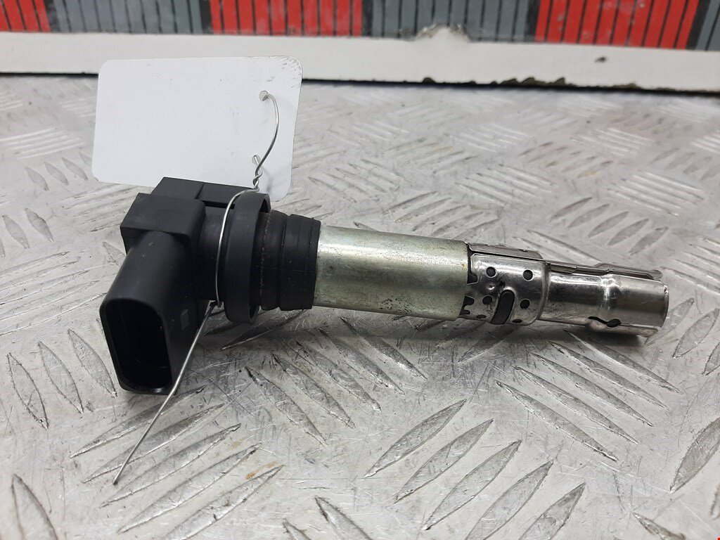 Катушка зажигания Volkswagen Golf Plus 036905715H арт. 2017083