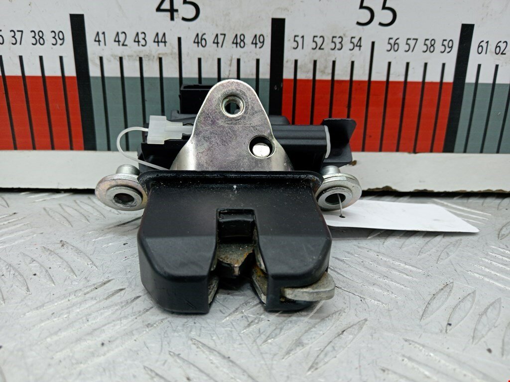 Замок крышки багажника Skoda Fabia 2 (5J) 5J0827501C арт. 2028778