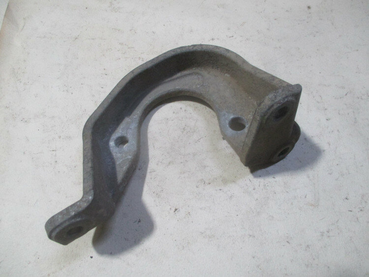 Кронштейн крепления раздатки 96625073 ZA Шевроле Каптива с 2006 по 2010 года