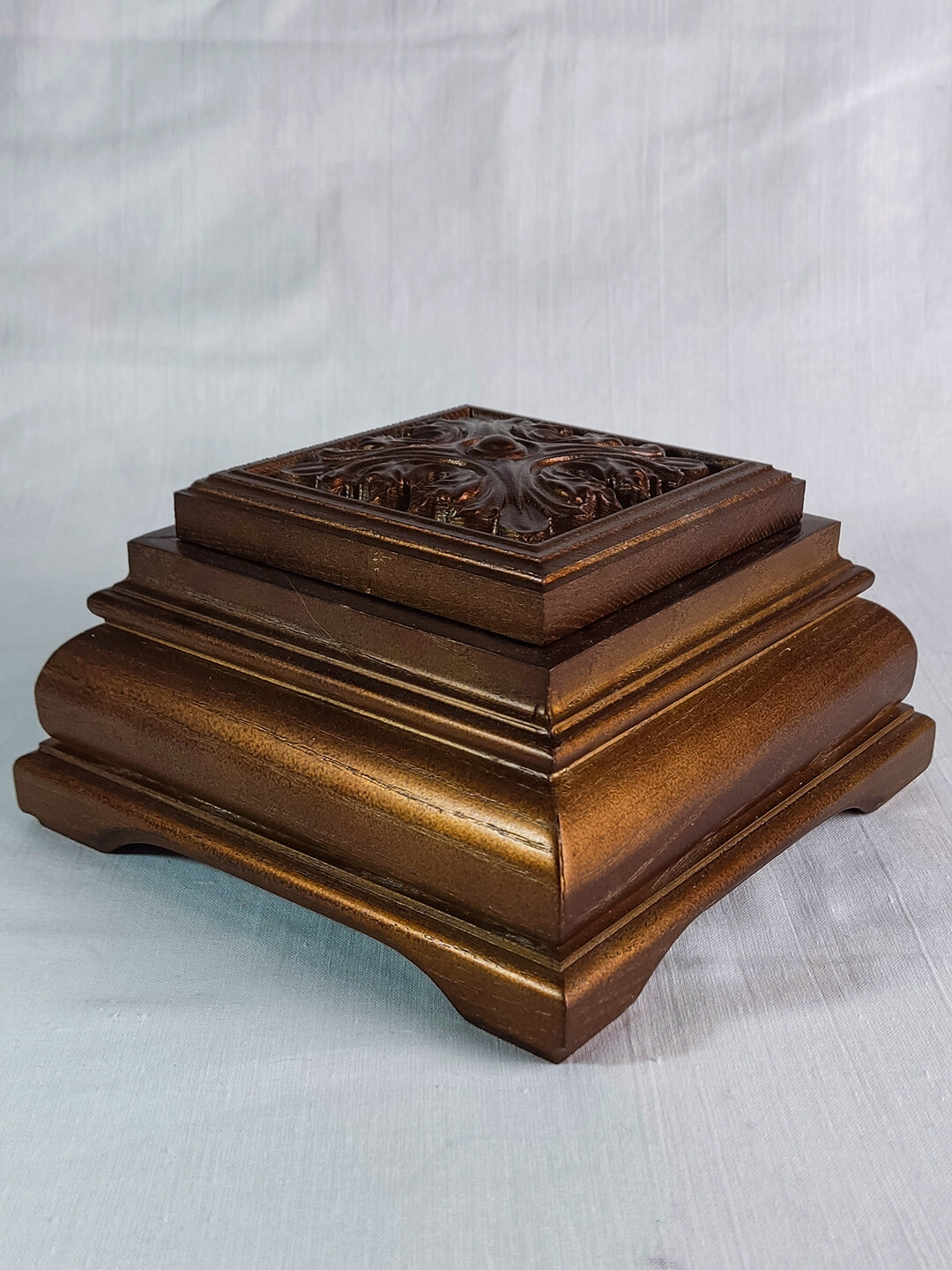 Шкатулка "Бронзовый Сундучок" от Лавки Ворона, 15х15см, 1шт.