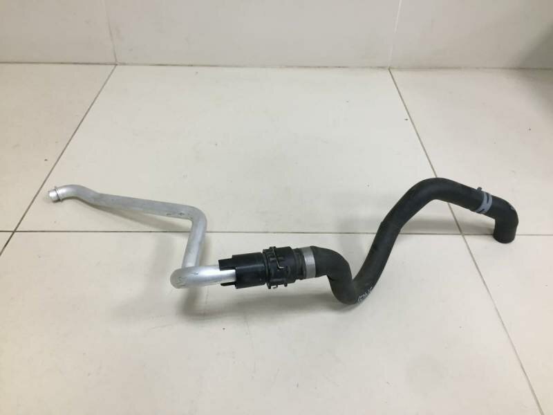 Фланец двигателя системы охлаждения Volkswagen Polo Mk6 2020 кат.номер: 1K0122291CB