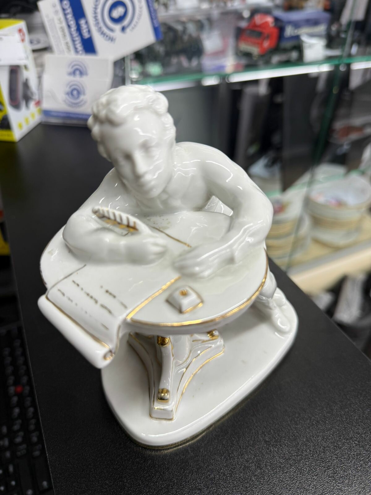 Статуэтка Юный Пушкин (Пушкин-лицеист), скульптор Велихова С. Б, фарфор ЛФЗ, 1950-60 гг