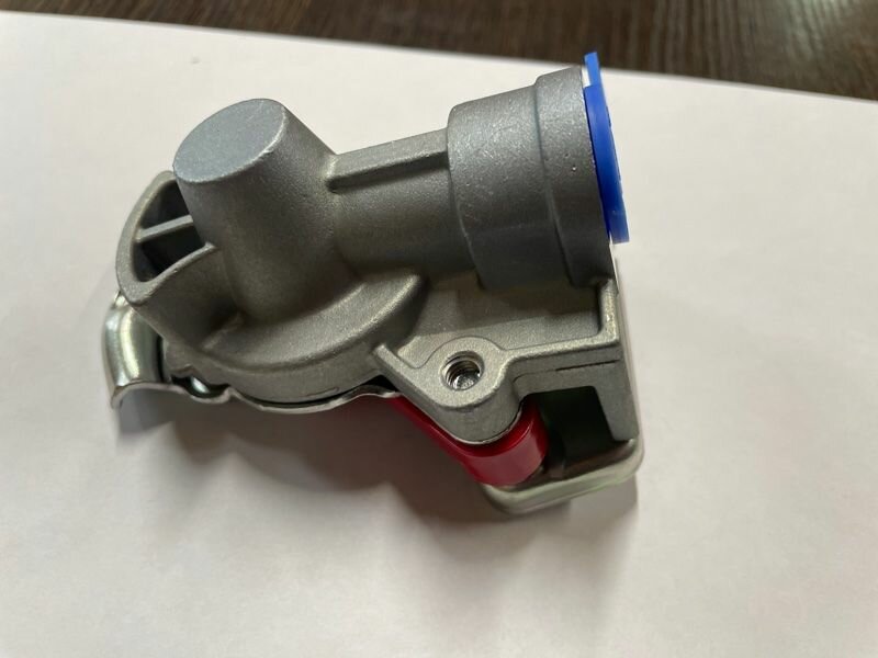 Головка соединительная тормозной системы прицепа МАН ДАФ рено ивеко КАМАЗ МАЗ 16мм красная с клапаном