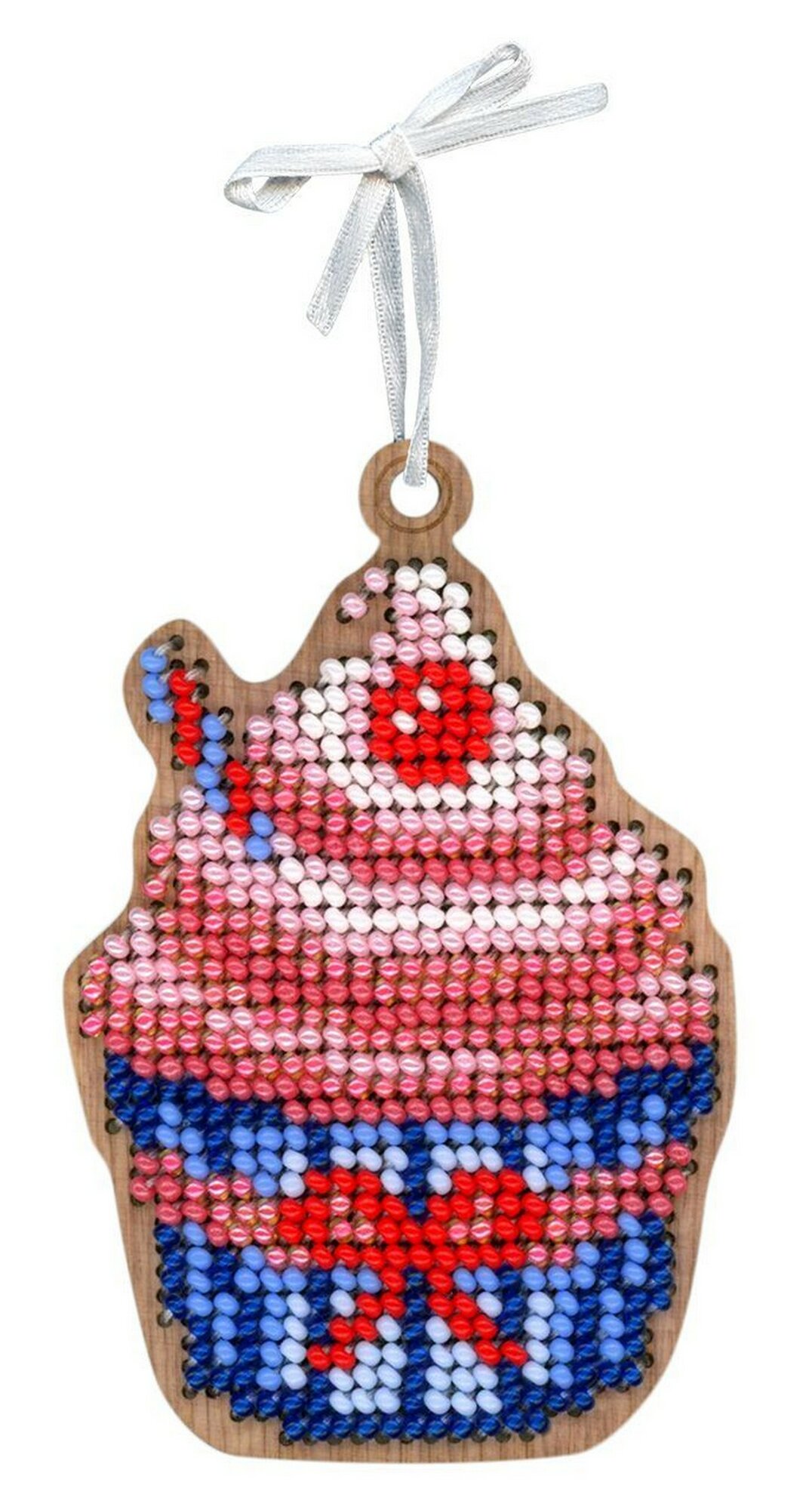 Вышивка Ёлочная игрушка. Пирожное №1 8x6 см.