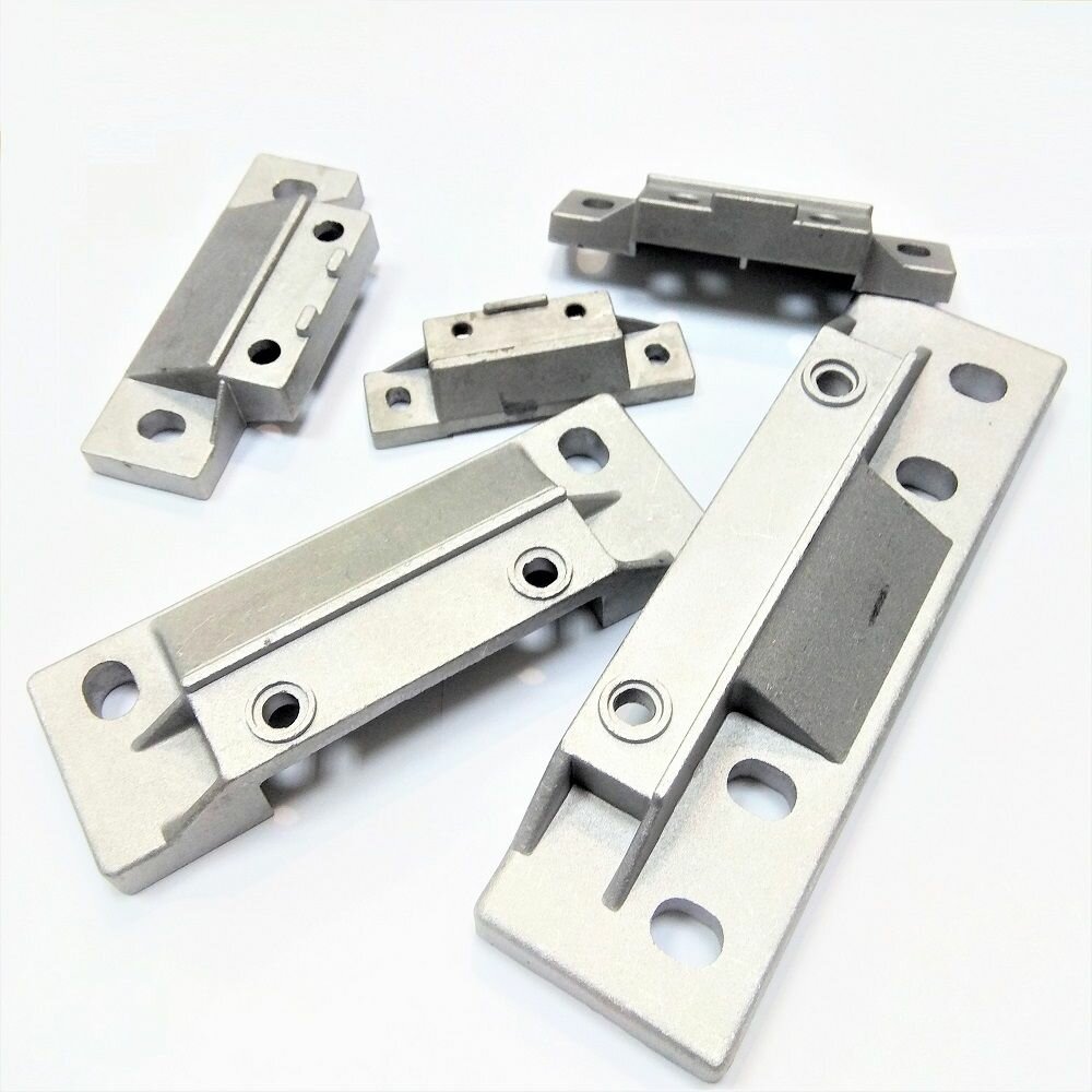 Комплект лап для электродвигателя Y2-90L посадочные размеры 100 мм и 125 мм расстояние 140 мм стальные 2 штуки