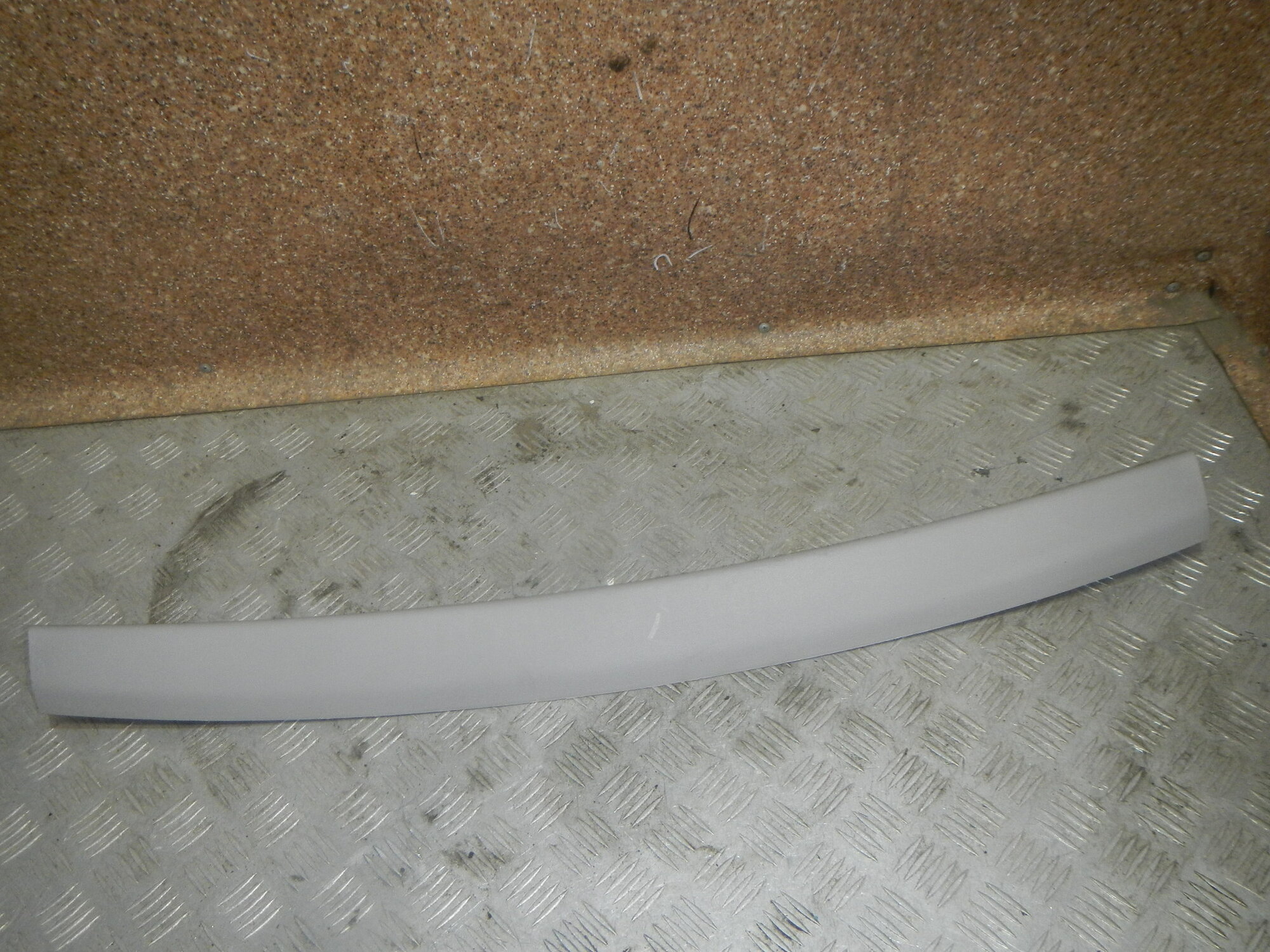 Б/У Обшивка двери багажника, KIA (Киа)-CEED (07-12) KIA CEED (07-12) верхняя, хетч, 5дв Царапины. 551428 Hyundai-KIA арт....