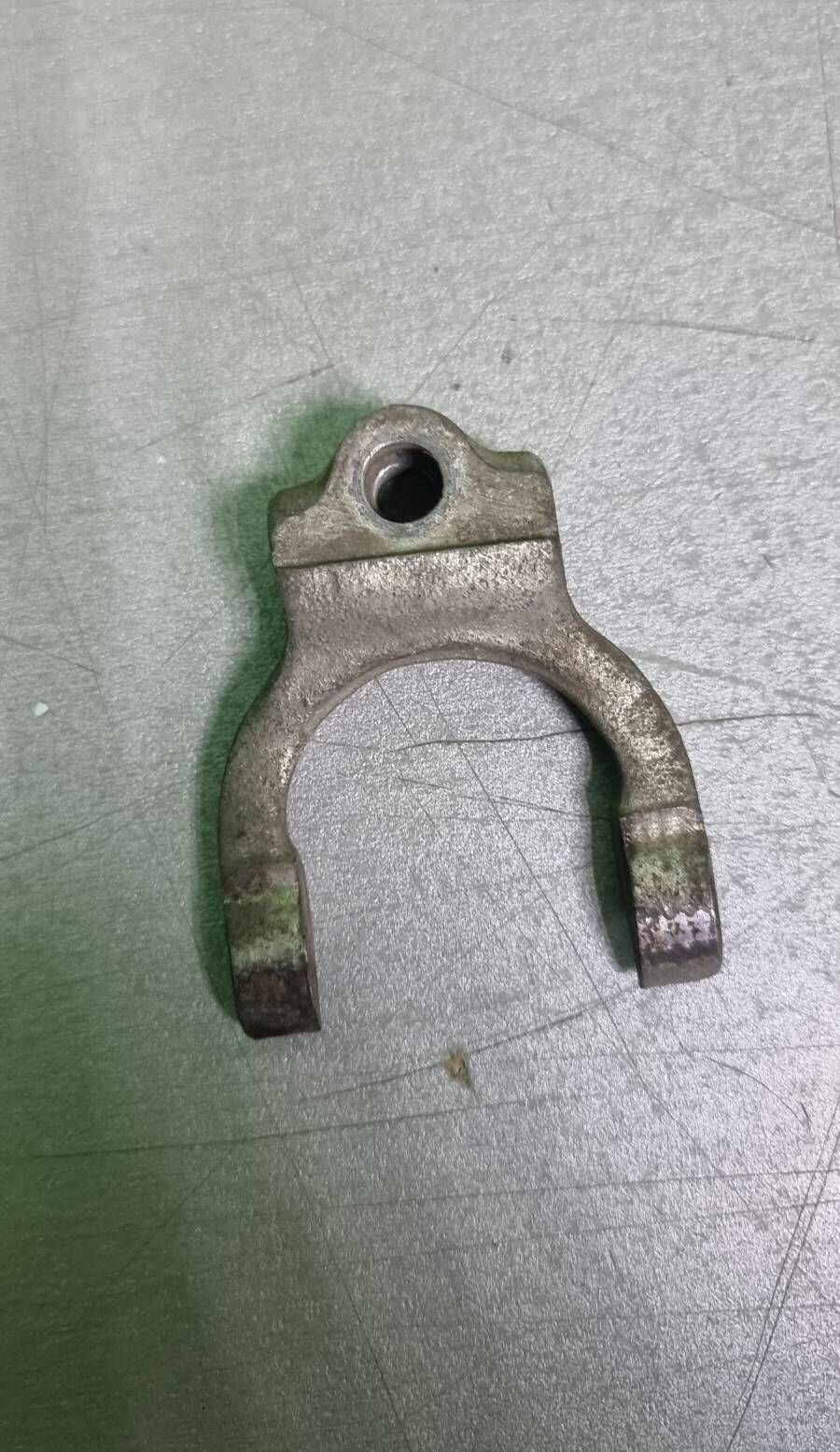 КМЗ-012 Вилка сцепления 010.21.123 к минитрактору КМЗ-012ч