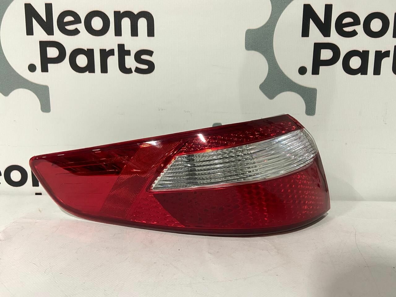 Фонарь задний, левый, наружный Kia Rio 3 QB 2011-2015, Neom.Parts