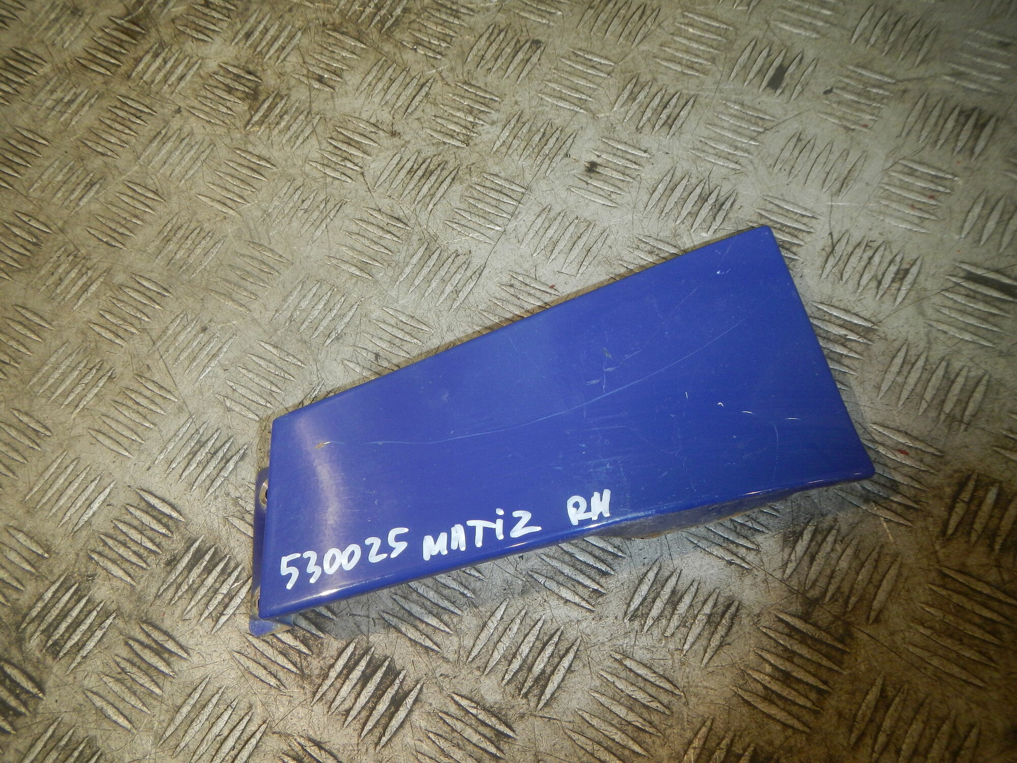 Б/У Планка под фонарь правая, Daewoo (Дэу)-MATIZ (01-15) DAEWOO MATIZ (01-15) Царапины. 530025 GENERAL MOTORS арт. 96562682