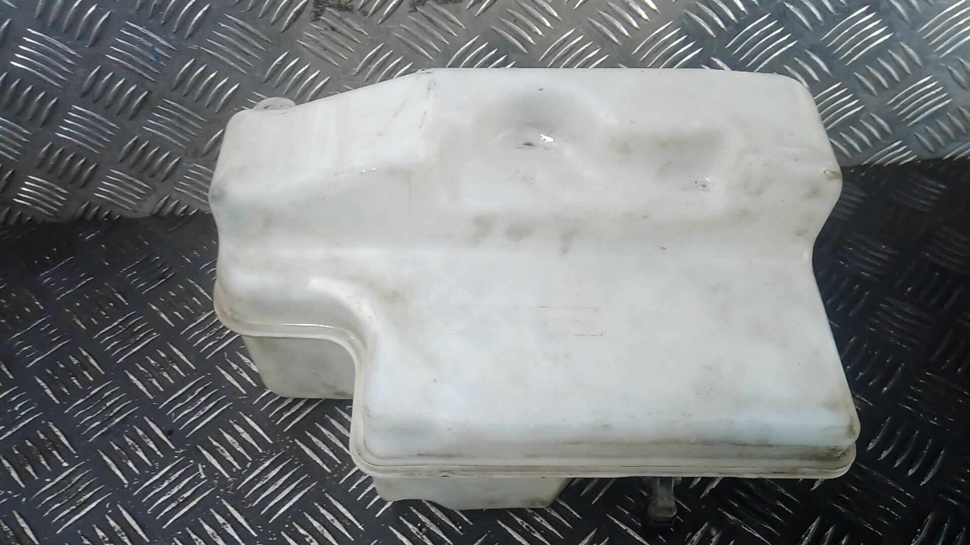 Бачок омывателя BMW 7 E65