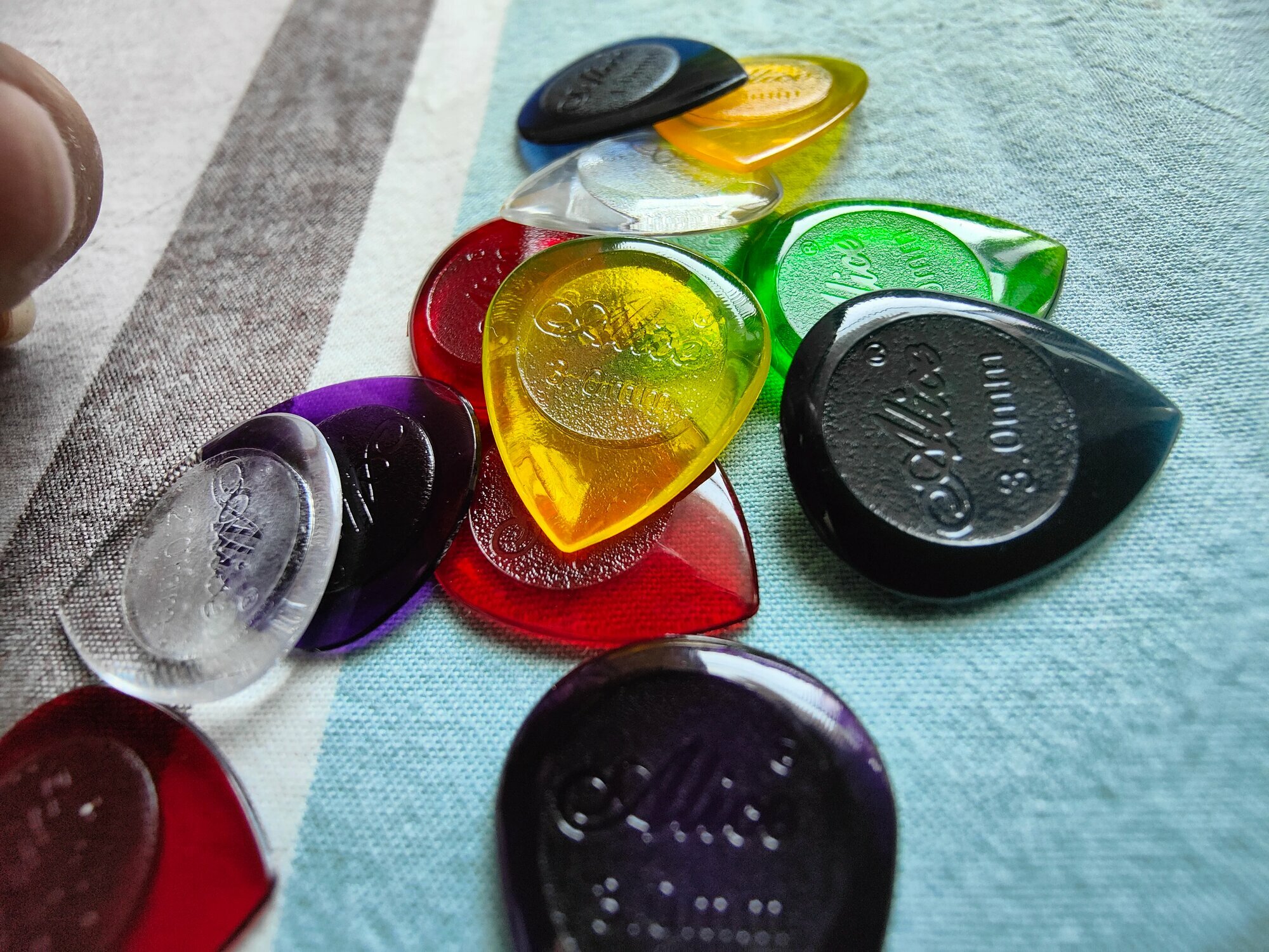 Высокое качество, универсальный 3 шт, 1-3 мм, медиатор, прозрачное весло для гитары, пластик для акустических электрогитар, бас-гитара, гавайская гитара