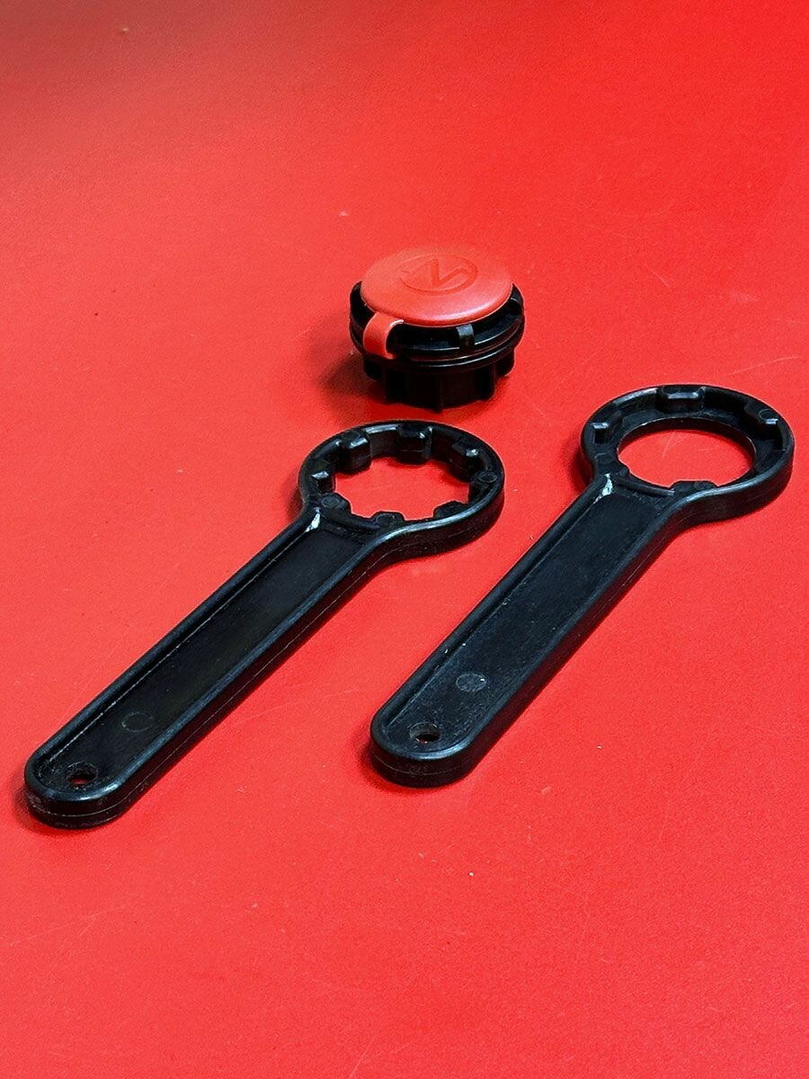 Комплект для установки клапан сброса избыточного давления в лодку ПВХ / Клапан + 2 ключа